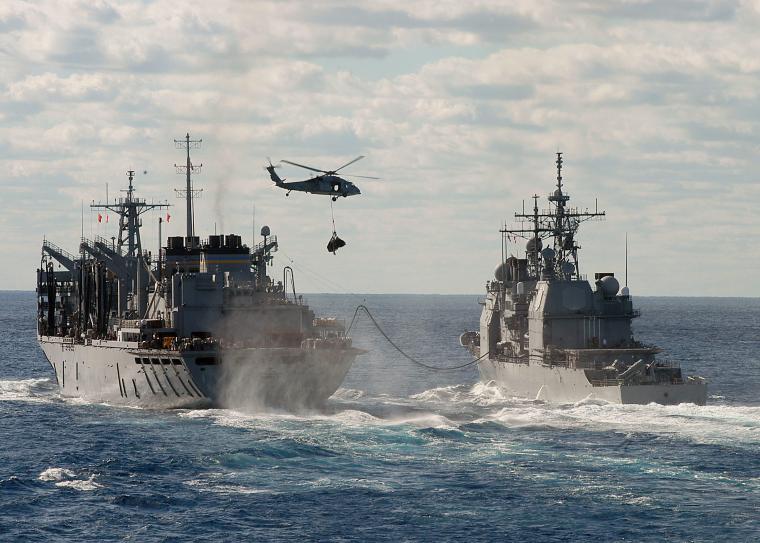 This is how military ships are being refueled at sea! (video ...