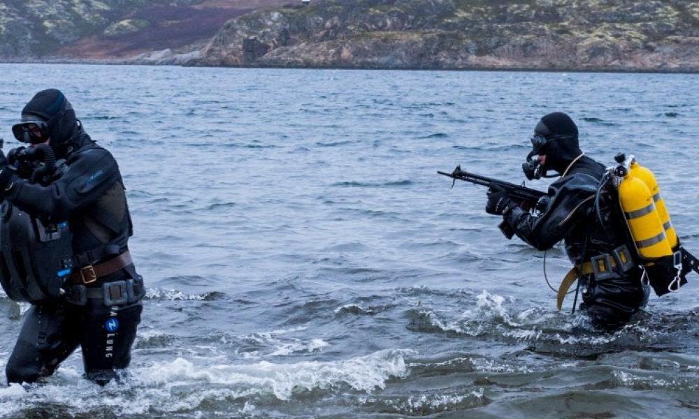 H μεγάλη αναμέτρηση: Navy Seals εναντίον Spetsnaz - Ποιοι υπερισχύουν ...