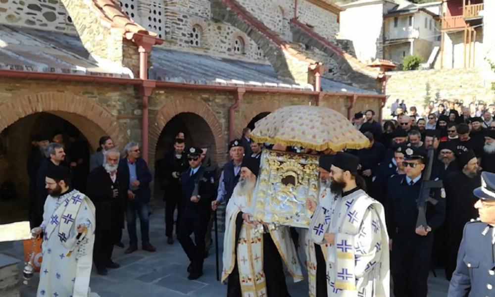 Άγιος Όρος: Χιλιάδες προσευχές στην Παναγία και τον Άγιο Χαράλαμπο ...