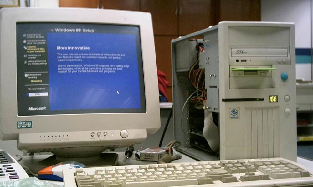 Οι παλιοί υπολογιστές κρύβουν μέσα τους... χρυσάφι | Pentapostagma