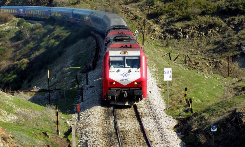Αλλοδαποί ακινητοποίησαν τρένο στη Θεσσαλονίκη! | Pentapostagma