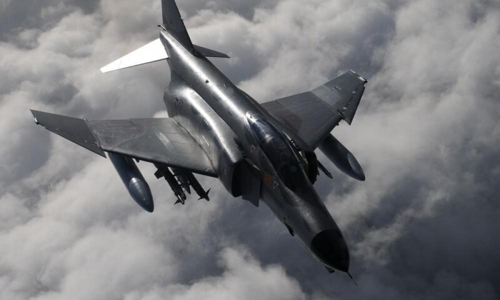 Όταν τα F-4 πέρασαν πάνω από τη Σμύρνη σπάζοντας το φράγμα του ήχου ...