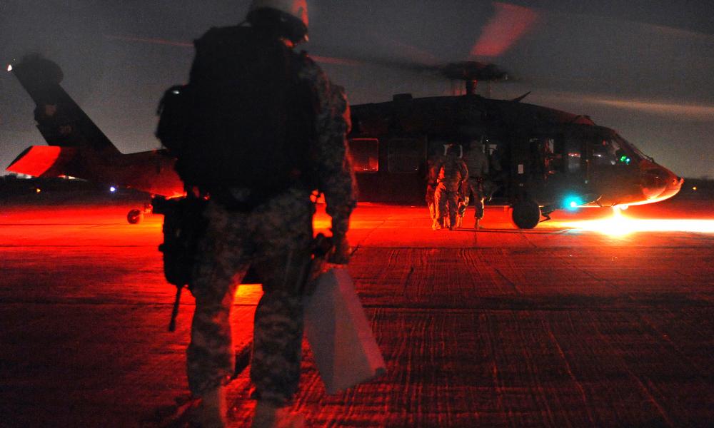 «Τουμπανιασμένα» και με ρουκέτες τα 35 Blackhawk που ενέκριναν οι ΗΠΑ ...