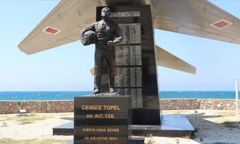 Η Τουρκία θυμήθηκε τον πρώτο πιλότο της που σκοτώθηκε στην Κύπρο ...