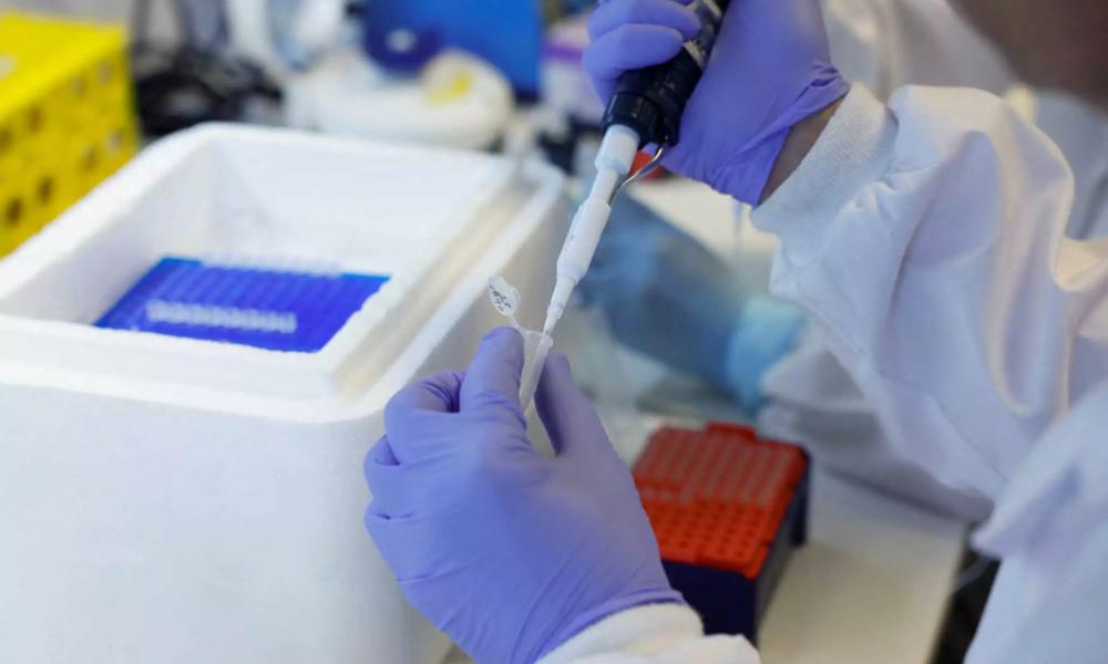 Εγκρίθηκε το πρώτο τεστ DNA που εντοπίζει την προδιάθεση για καρκίνο ...