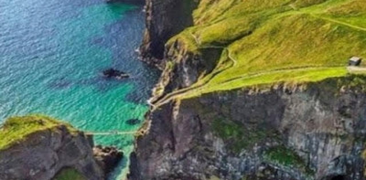 Η ΚΡΕΜΑΣΤΗ ΓΕΦΥΡΑ ΠΑΝΩ ΑΠΟ ΤΟΝ ΑΤΛΑΝΤΙΚΟ... | Pentapostagma