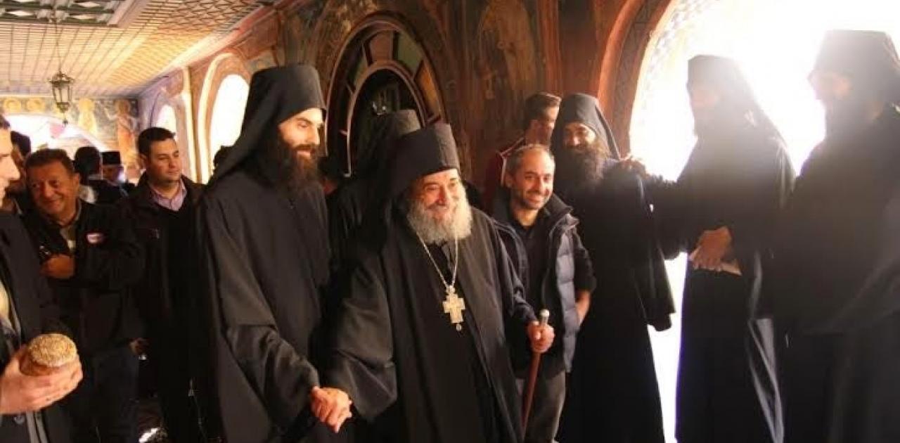 Ο Ηγούμενος Γρηγόριος απαντά στον διοικητή του Αγίου Ορους ...