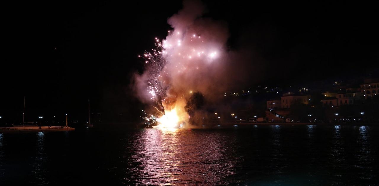 Ναυμαχία Ναυαρίνου: Εντυπωσιακή η αναπαράσταση στην Πύλο (εικόνες ...