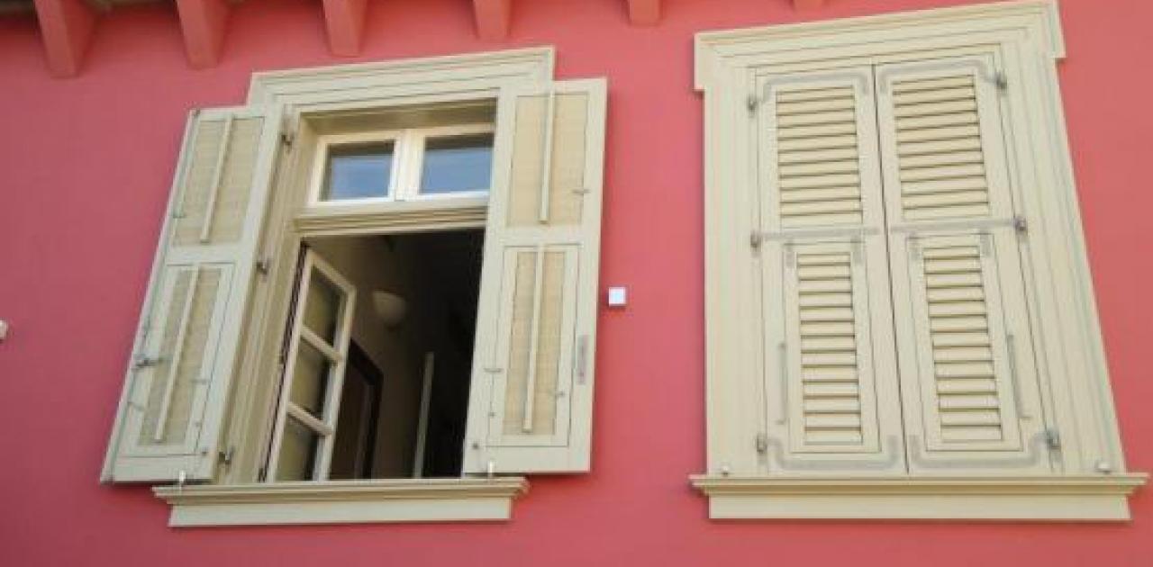 Πώς να κάνετε τα παντζούρια σας να «αστράφτουν» μέσα σε 5 λεπτά ...