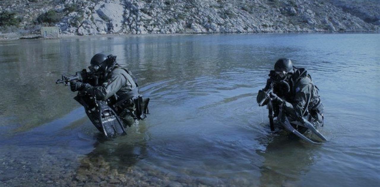 Μήνυμα αποτροπής των ΕΔ προς τους Τούρκους: Z' MAK και αλεξιπτωτιστές ...