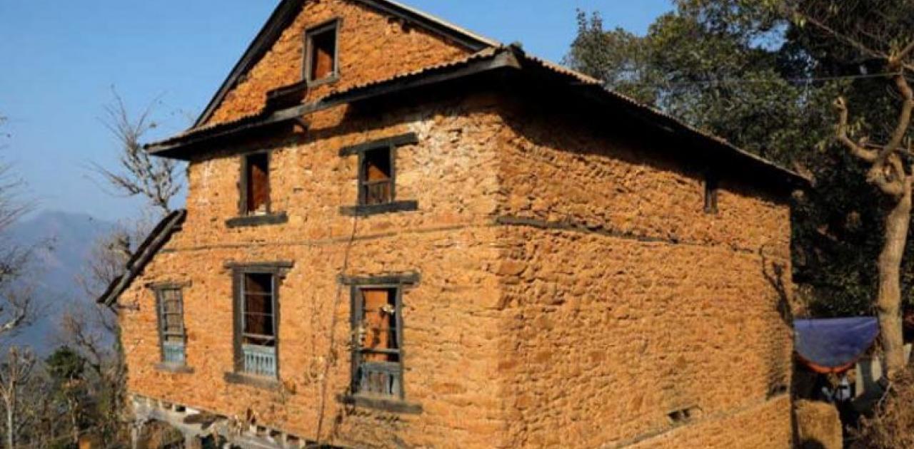 Σοκ: Πέθανε μόνη της σε μια καλύβα από ασφυξία γιατί είχε περίοδο ...