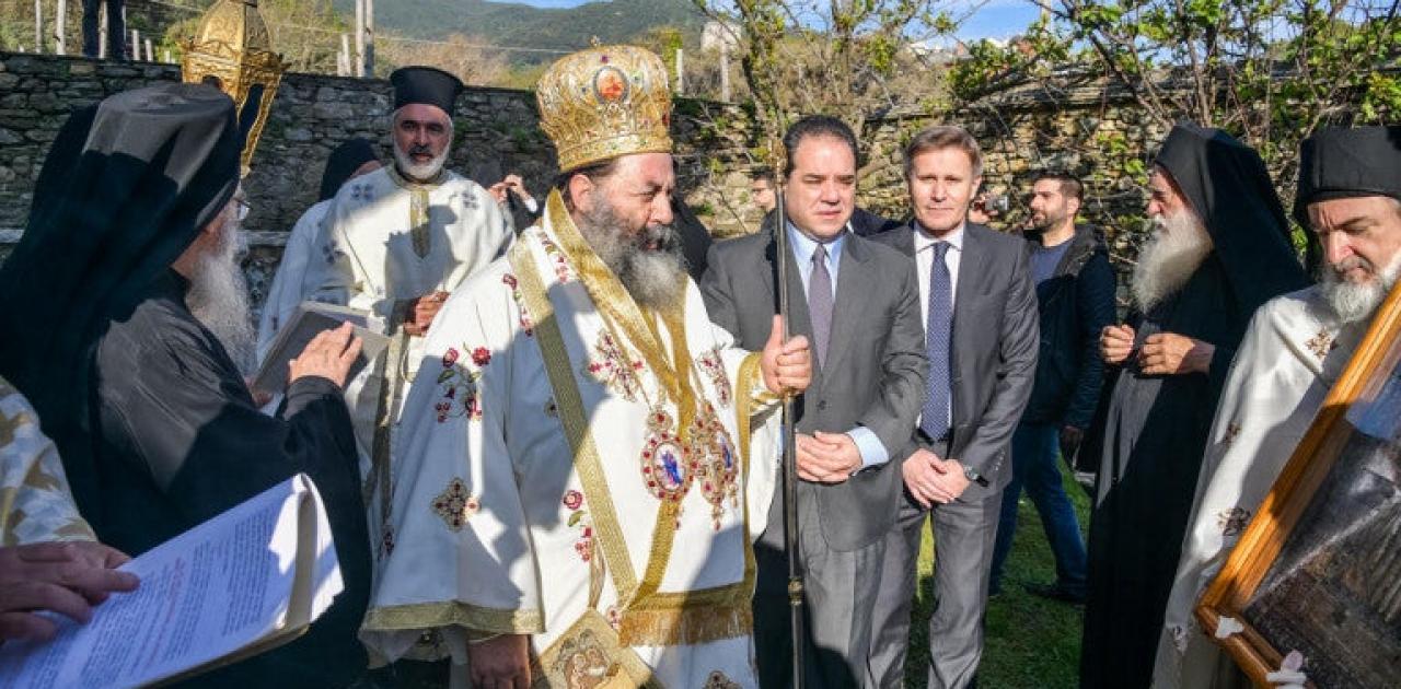 Στην Εορτή της Παναγίας Πορταϊτίσσης στην Ι.Μ. Ιβήρων ο Διοικητης του ...