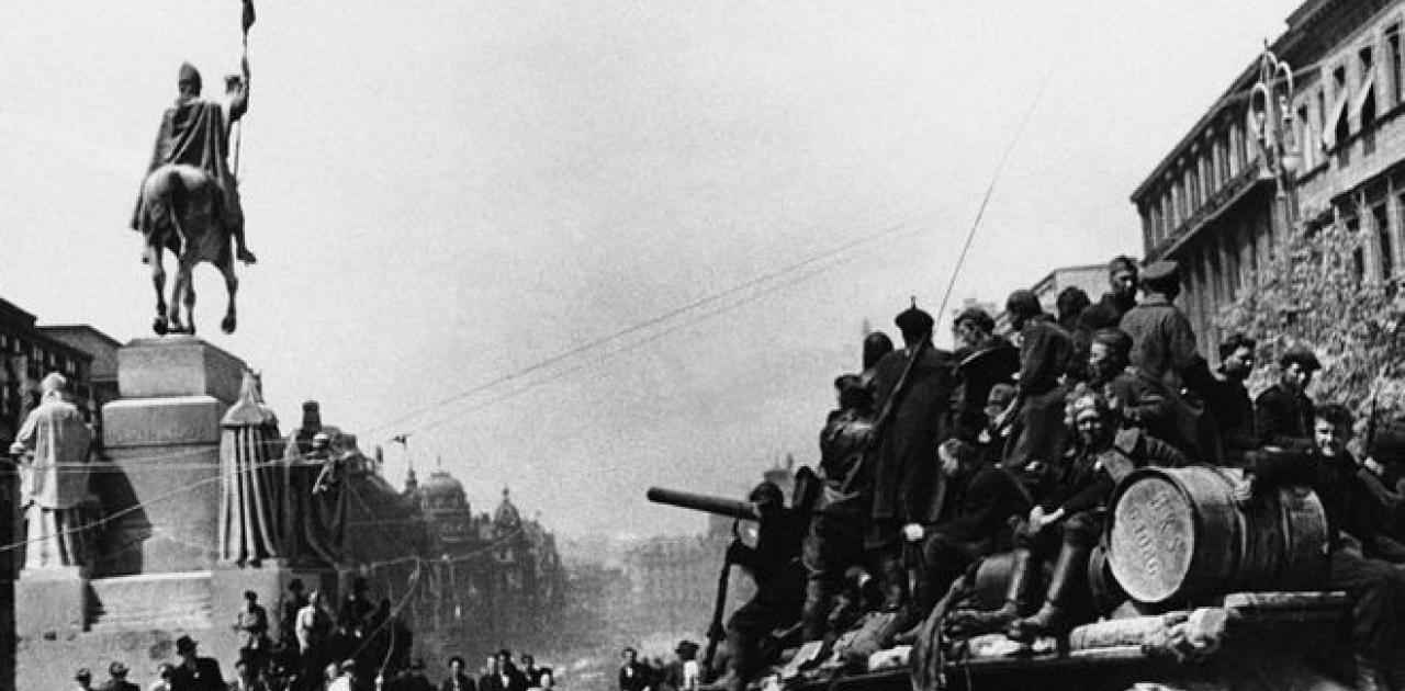 9 Μαΐου 1945: Η μέρα που γονάτισε ο Χίτλερ (βίντεο) | Pentapostagma