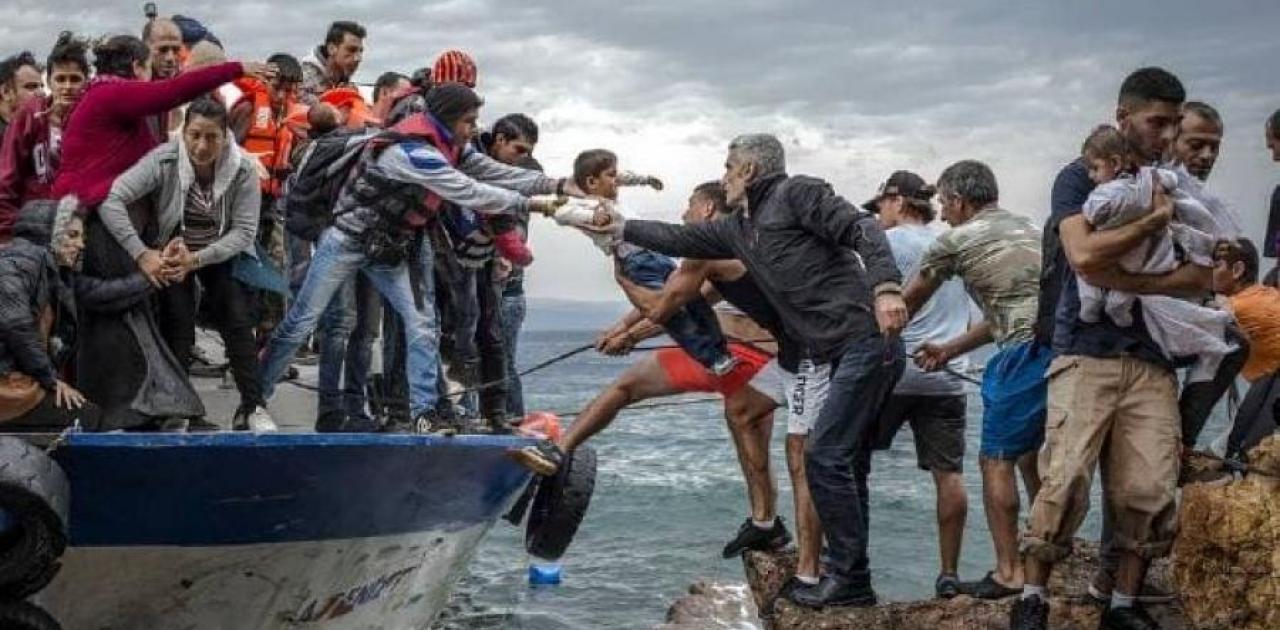 Το μεταναστευτικό είναι το υπ’ αριθμόν 1 πρόβλημα της Ελλάδας και ...
