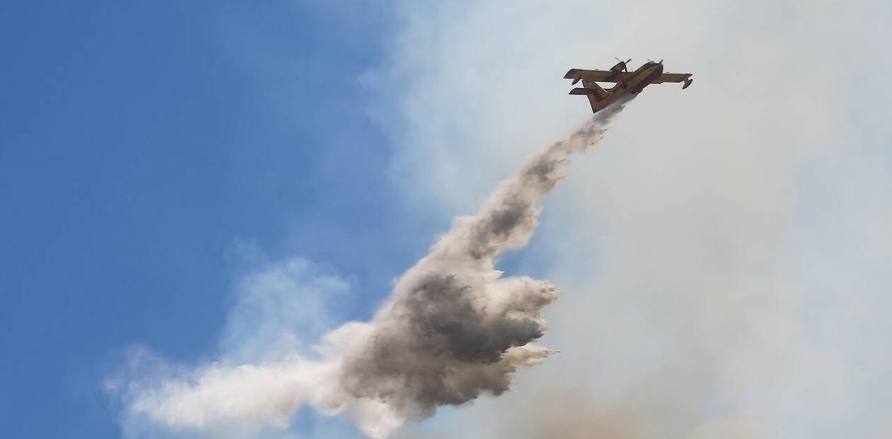 Άγιο Όρος: Μαίνεται η φωτιά - Μάχη με τις φλογες | Pentapostagma