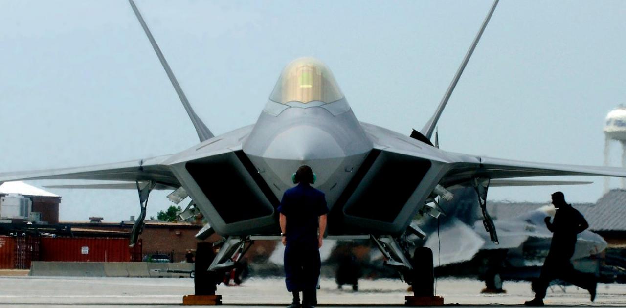 Αυτό το Super F-22 Raptor της Αμερικής αφήνει άφωνο όλον τον κόσμο ...