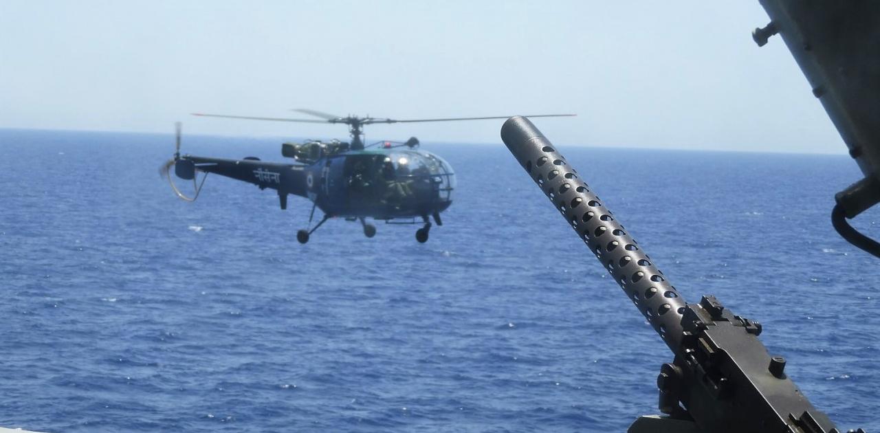 Ναυτική άσκηση Ελλάδας-Ινδίας με το «INS Tabar» και το «Θεμιστοκλής ...