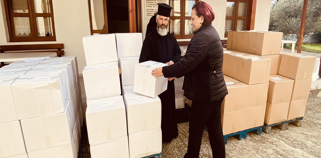 Διανομή δεμάτων τροφίμων σε άπορες οικογένειες από τη «ΣΥΝ-ΕΝΩΣΗ» και ...