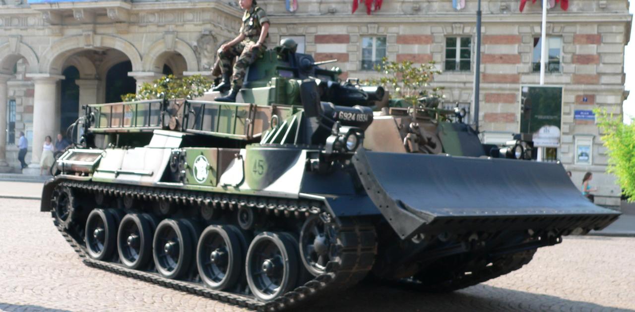 Αυτό είναι το νέο γαλλικό τεθωρακισμένο όχημα μηχανικού | Pentapostagma