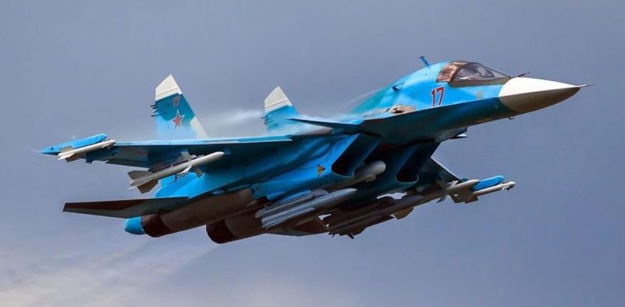Ρωσικά βομβαρδιστικά πρώτης γραμμής Su-34 με τους πρόσφατους πυραύλους ...