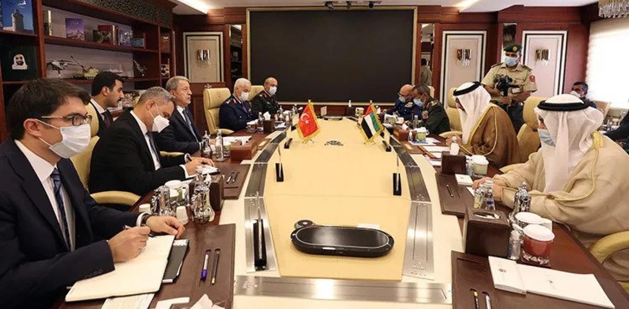 Συνάντηση των υπουργών Άμυνας Τουρκίας και ΗΑΕ | Pentapostagma