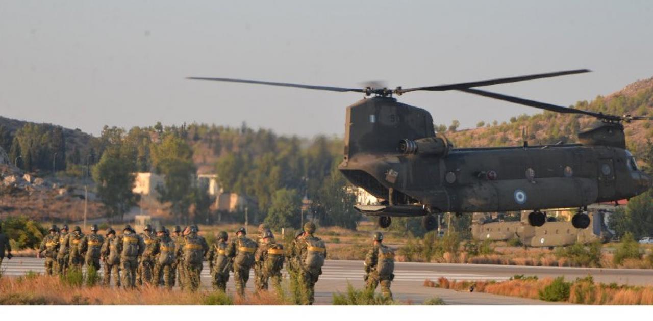 Απονομή Πτυχίων και Διακριτικών Πτερύγων Αλεξιπτωτιστή Στατικού Ιμάντα ...