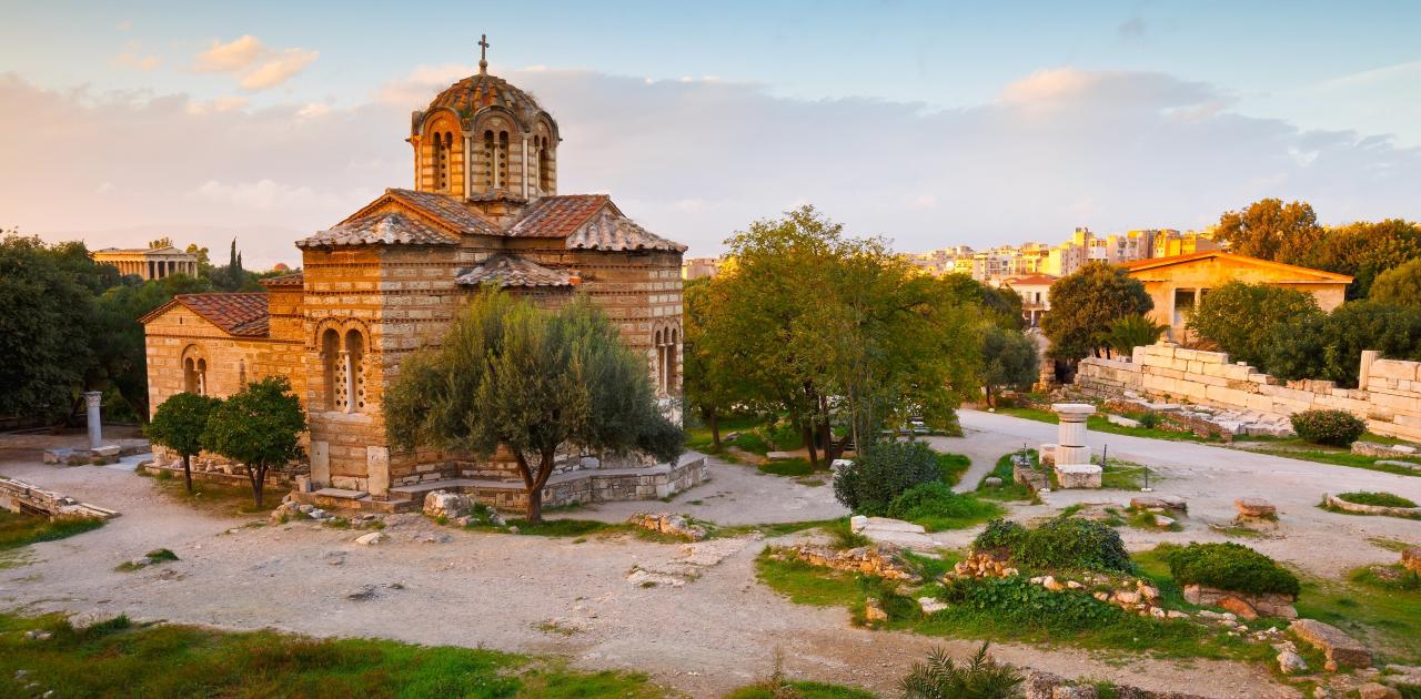 Μητρόπολη Πειραιώς: Η εκκλησία κατέστρεψε η διέσωσε την αρχαιοελληνική ...
