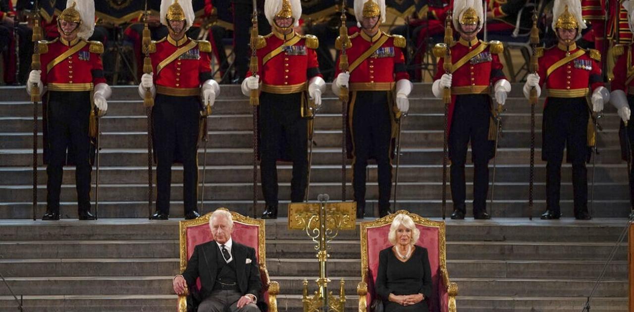 Βασιλιάς Κάρολος: Πέρασε για πρώτη φορά τις πύλες του Κοινοβουλίου ως ...