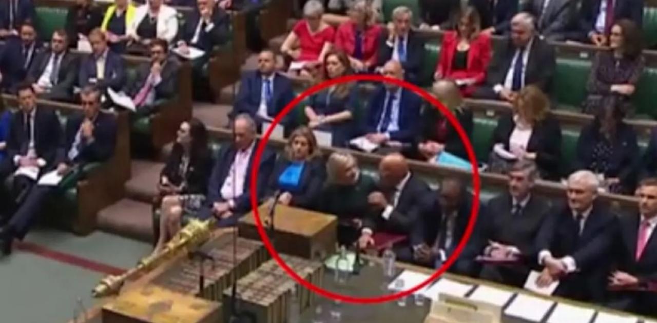 Ελισάβετ: Με ραβασάκι ενημέρωσαν την Λιζ Τρας για την υγεία της (βίντεο ...