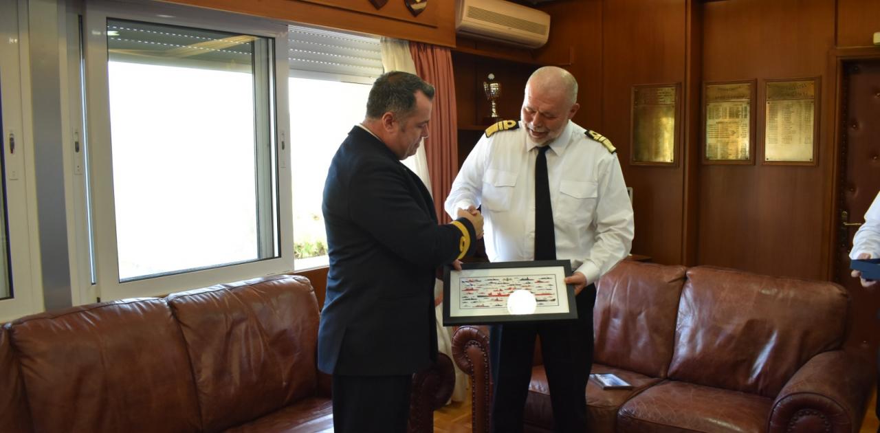 Επίσκεψη του Αρχιπλοίαρχου Tim Neild RN στο Αρχηγείο Στόλου | Pentapostagma