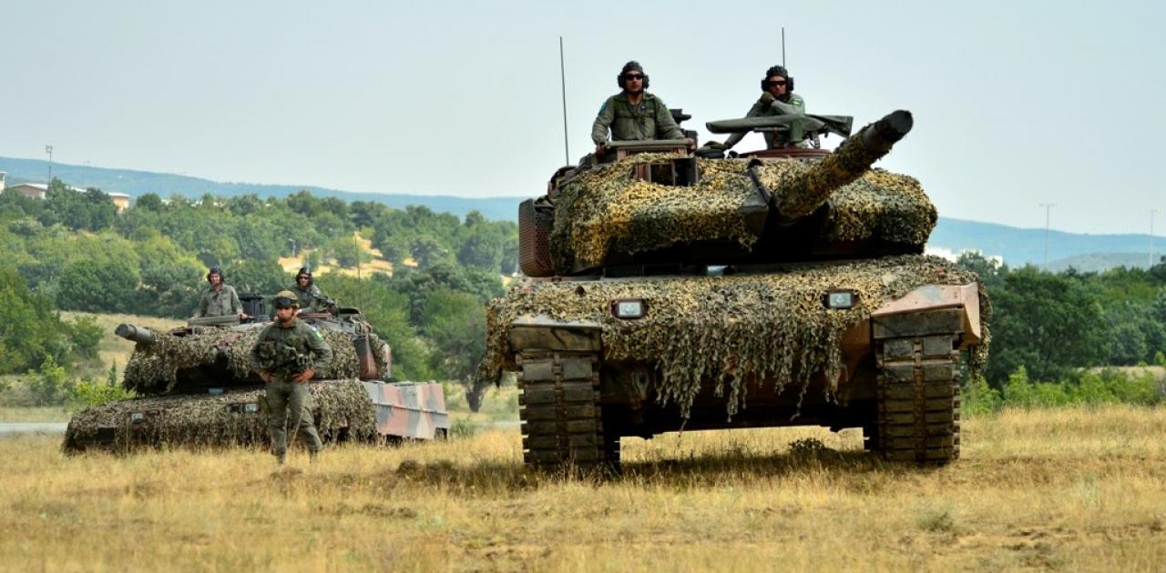 Τι θα γίνει όταν ο "ΗΝΙΟΧΟΣ" συναντήσει το όπλο laser "ΠΟΣΕΙΔΩΝ ...