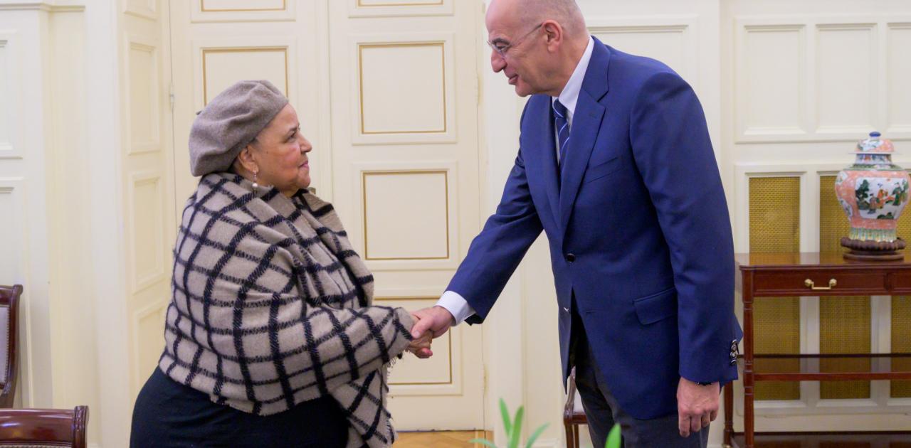 Συνάντηση Νίκου Δένδια με την πρέσβη της Νότιας Αφρικής | Pentapostagma