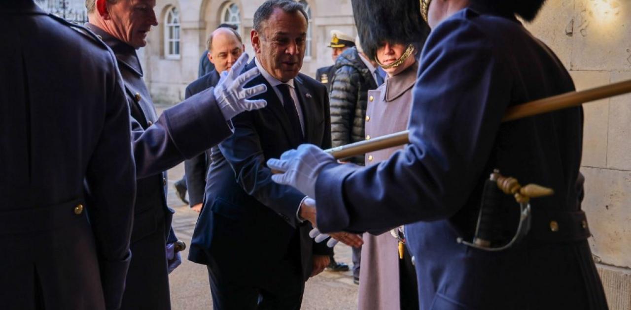 Οι Βρετανοί υπέγραψαν αμυντική συμφωνια με την Ελλάδα-Επιδίωξή τους η ...