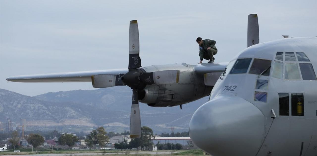 Απογειώθηκε το C-130 με τους Έλληνες διασώστες με προορισμό το ...