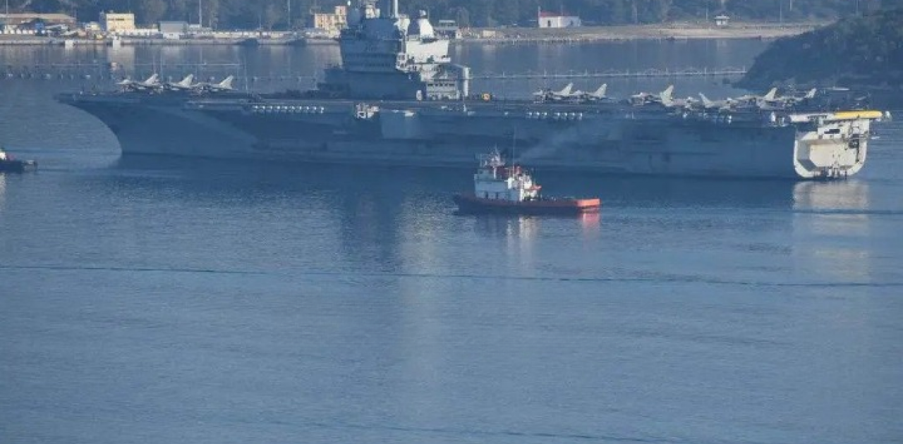 Κατέπλευσε στη Σούδα το γαλλικό αεροπλανοφόρο Σαρλ Ντε Γκωλ | Pentapostagma