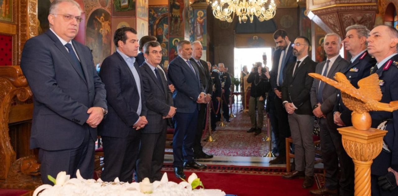 Θεοδωρικάκος: "Σύμβολα αυταπάρνησης οι αστυνομικοί που «έπεσαν» στο ...