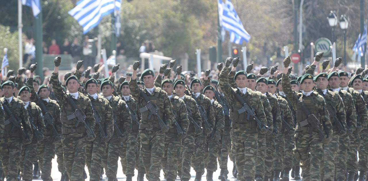 25η Μαρτίου: Ολοκληρώθηκε η μεγαλειώδης στρατιωτική παρέλαση στο κέντρο ...