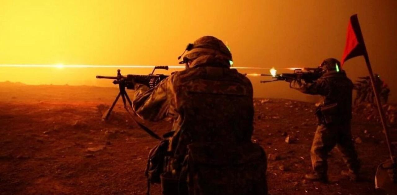 Putin is going all in! At the front the elite group of paratroopers ...