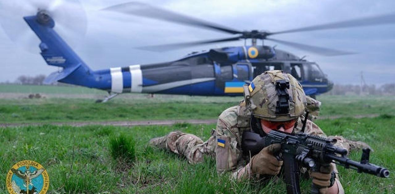 Ukrainians request Black Hawk-AH-64 Apache and CH-47 Chinook ...