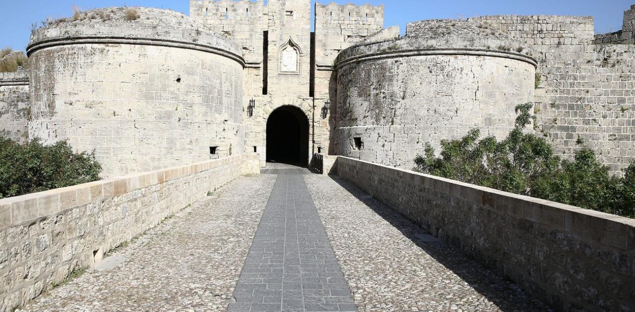 Ρόδος: Στα ομορφότερα του κόσμου βρίσκεται το κάστρο των Ιπποτών ...