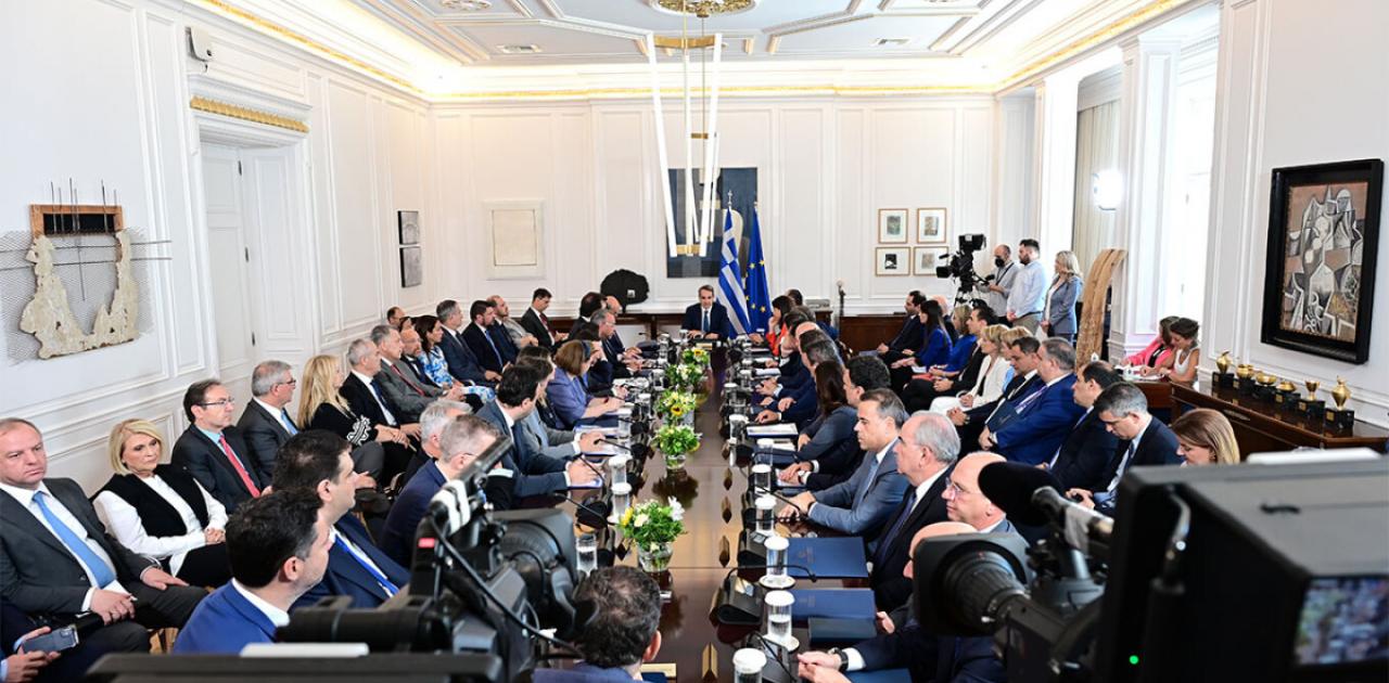 Το πρώτο υπουργικό συμβούλιο της κυβέρνησης μέσα από φωτογραφίες ...