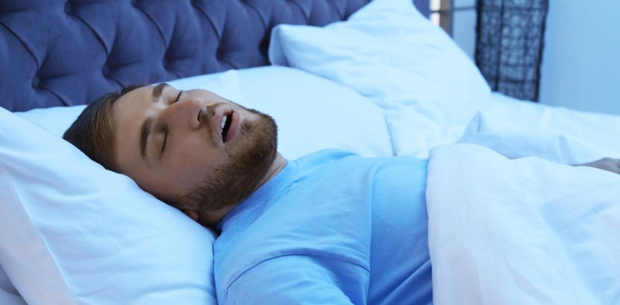 Υπνική άπνοια: Τι είναι και πώς αντιμετωπίζεται | Pentapostagma