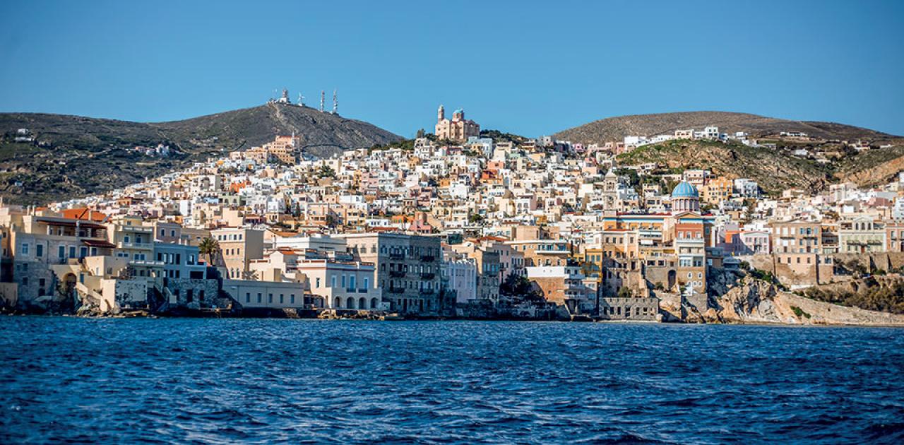 Σύρος: Η θάλασσα βγήκε στη στεριά στην παραλία του Γαλησσά | Pentapostagma