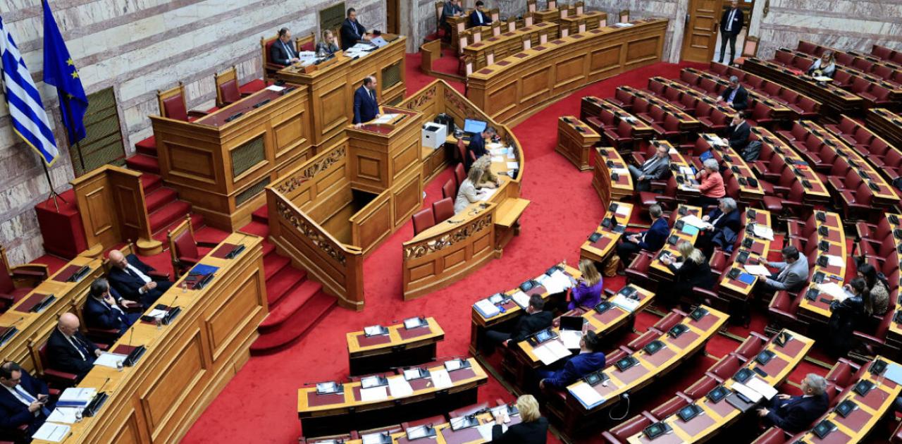 Βουλή: Με εντάσεις ολοκληρώθηκε η ψηφοφορία για την παραπομπή Καραμανλή ...