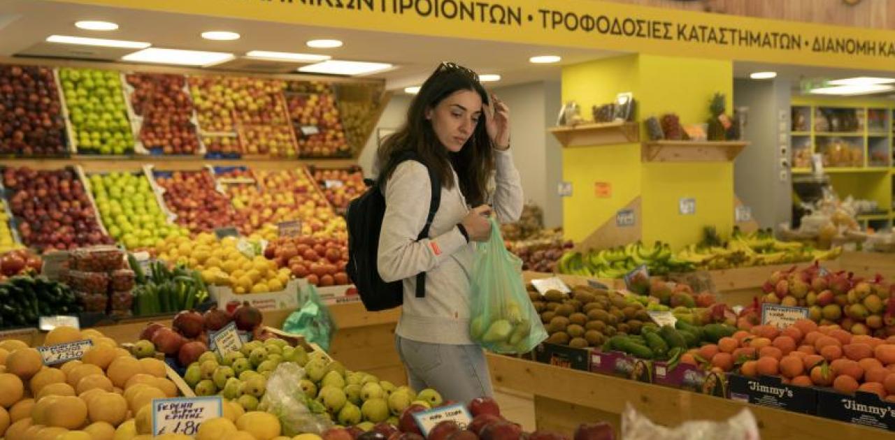 Έρευνα ΙΝΕ-ΓΣΕΕ: Αυξήθηκαν οι δαπάνες των νοικοκυριών παρότι μείωσαν ...