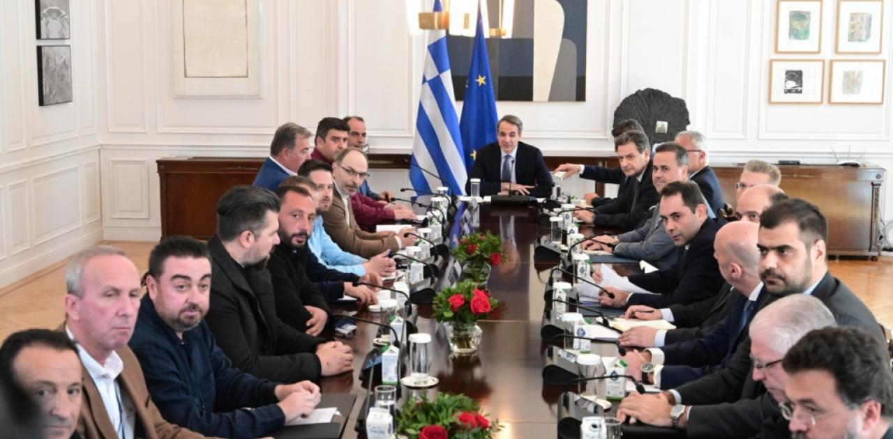 Μητσοτάκης προς αγρότες: " Θα προσφέρουμε χαμηλό ηλεκτρικό ρεύμα σε ...