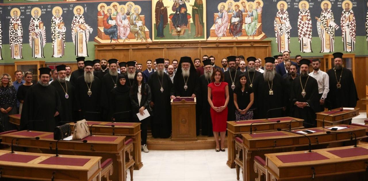 Συνεδρίασε η Διαρκής Ιερά Σύνοδος: Η Εκκλησία αναλαμβάνει πρωτοβουλία ...