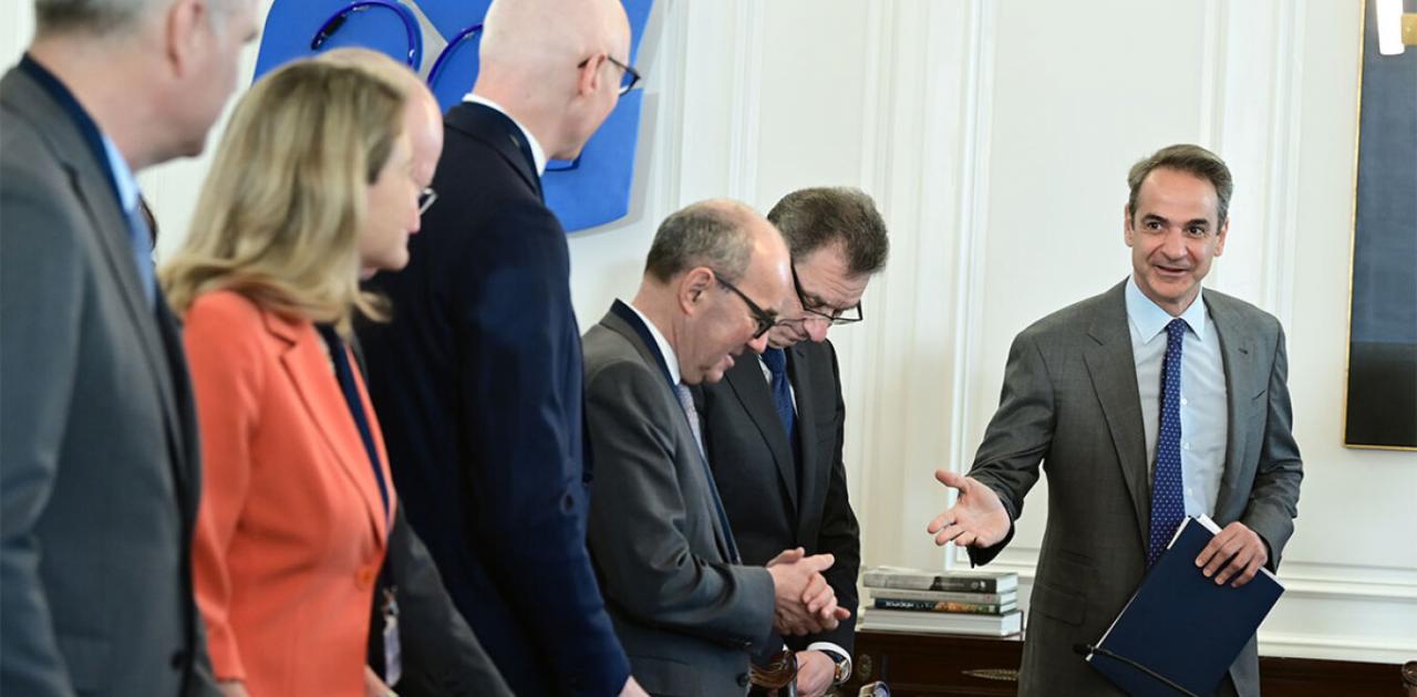 Τετ α τετ Μητσοτάκη με την ελίτ της φαρμακοβιομηχανίας: Η Ελλάδα θα ...
