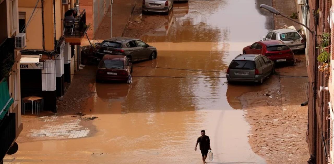 Bαλένθια: Η μεγαλύτερη καταστροφή εδώ και μισό αιώνα | Pentapostagma