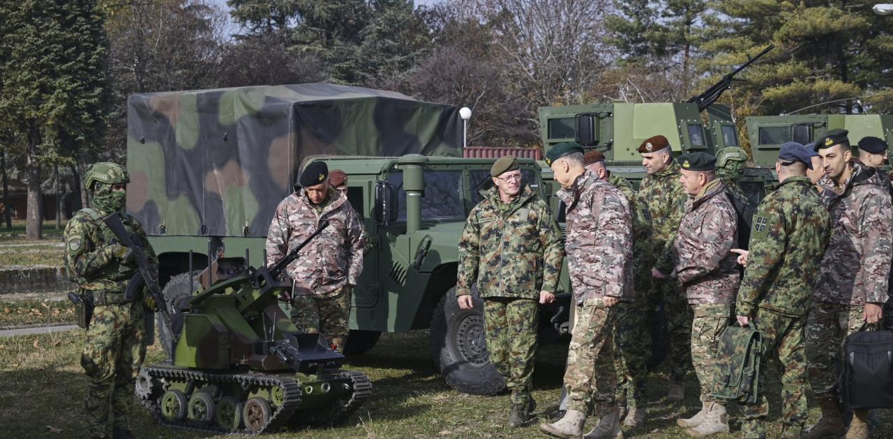 Η Λευκωσία εξετάζει βαριά πυροβόλα, θωρακισμένα οχήματα και drone από ...